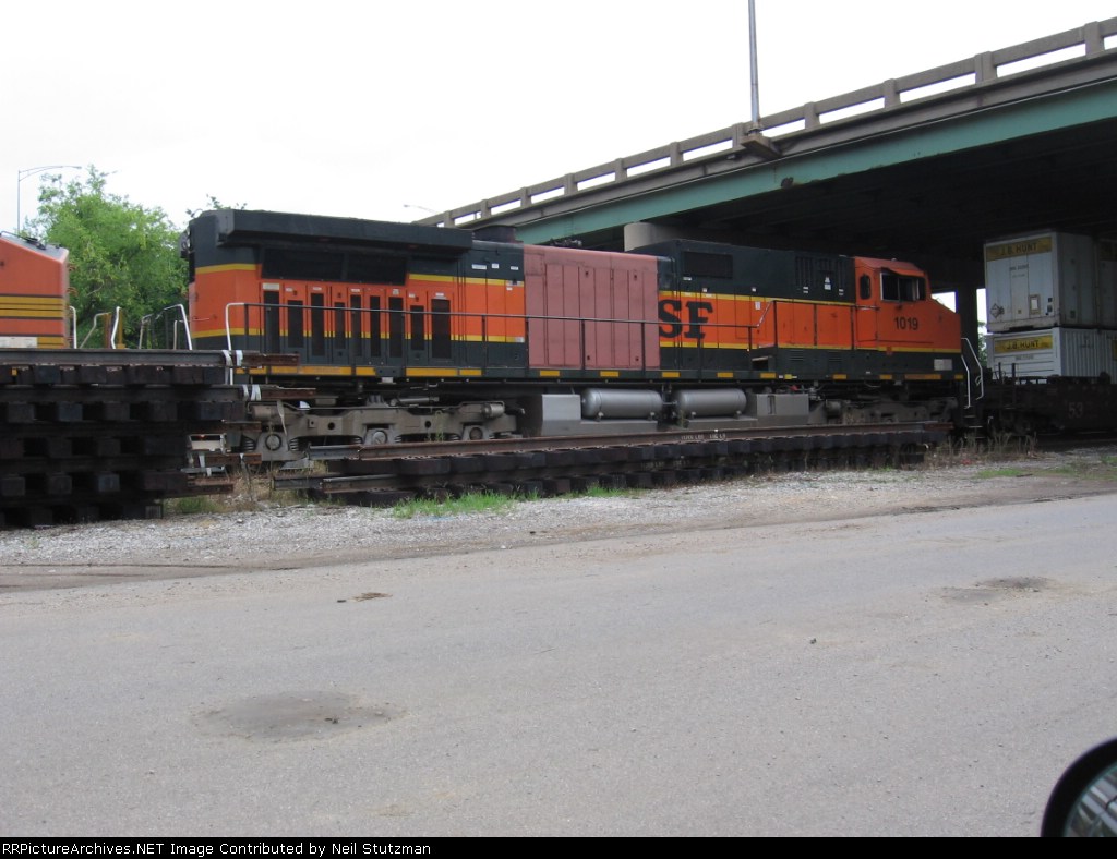 BNSF 1019